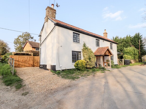 The Old Red Lion, Pet Friendly In Wentworth, Ely, Cambridgeshire - Ely