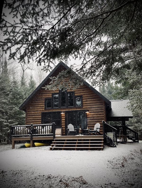 Peaceful River Front Cabin In The Woods! Kayak, Snowmobile, Hike, Relax! - Pelican Lake, WI
