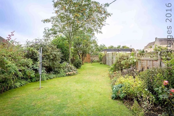 Swan View, Pet Friendly, With Open Fire In Southrop - Bibury