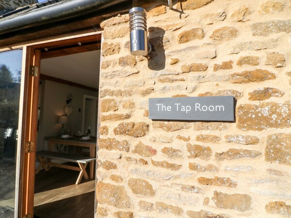 The Tap Room, Pet Friendly, With A Garden In Kingham - Kingham