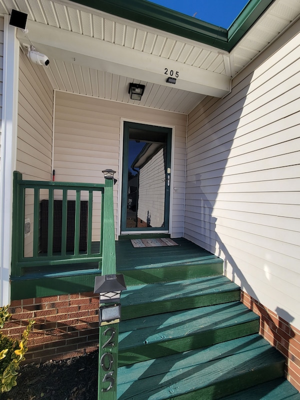 Cambridge Of Corolina In Clayton/garner/40/42 Raleigh Area With Wifi & King Beds - Clayton, NC