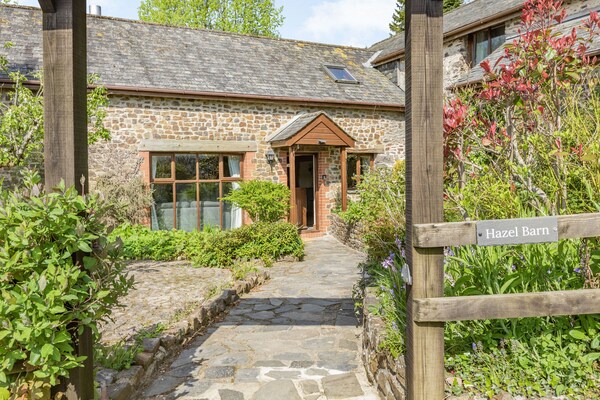 Hazel Barn, Pet Friendly, Character Holiday Cottage In North Molton - Exmoor