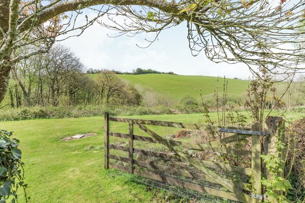 Beechcroft Cottage, Pet Friendly, With Open Fire In South Molton - Exmoor