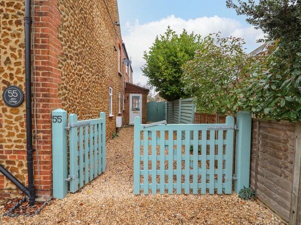 Job's Cottage, Pet Friendly, Character Holiday Cottage In Snettisham - Snettisham