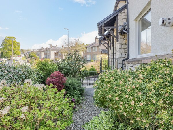 Viewpoint, Family Friendly, Character Holiday Cottage In Kendal - 켄달