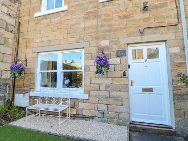 Elm Cottage, Pet Friendly, With Open Fire In Wolsingham - ノーサンバーランド