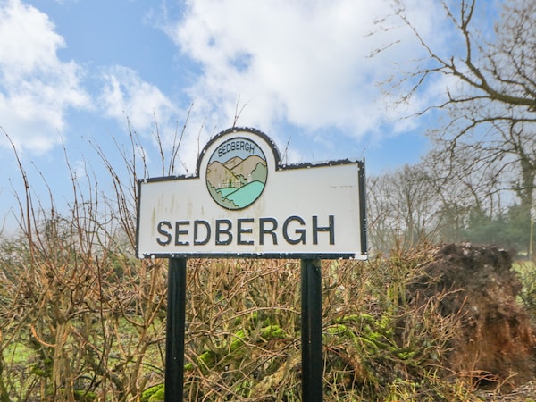 3 Settlebeck Cottages, Pet Friendly In Sedbergh - Sedbergh