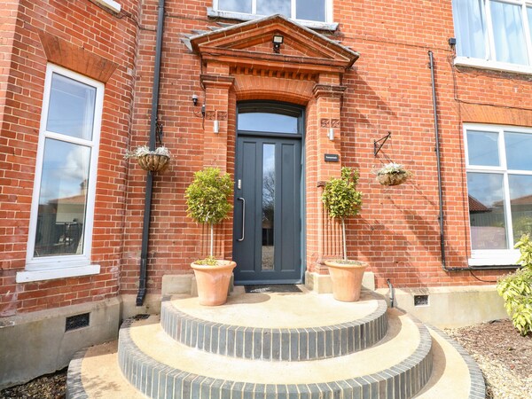 Sunnymeade, Family Friendly, With Hot Tub In Buxton, Norfolk - Wroxham