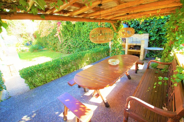 V&v Lloret-villa Elsa: 2 Swimming Pools + Garden-indoor Heated Pool In Winter - Lloret de Mar
