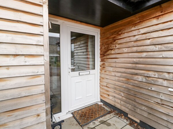 Vine Lodge, Romantic, Character Holiday Cottage In Martock - 도싯