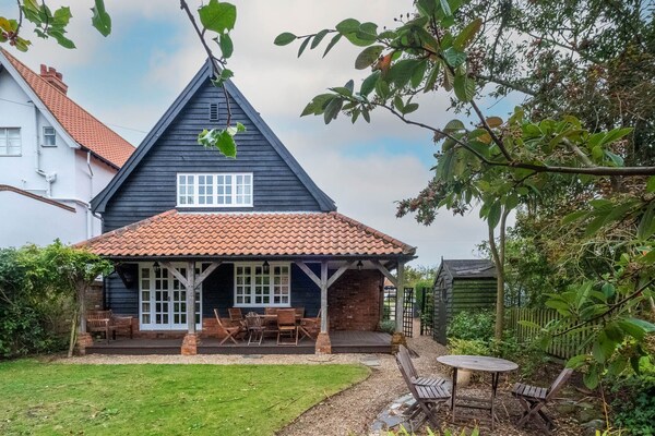 Micawbers - Sleeps 6 Guests  In 3 Bedrooms - Thorpeness