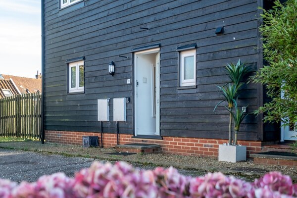 The Britten - Sleeps 2 Guests  In 1 Bedroom - Aldeburgh