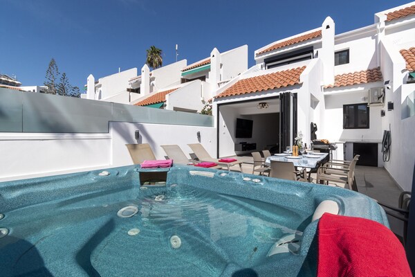 Modern 3 Bedroom Villa. Hot Tub. Swimming Pool - Adeje