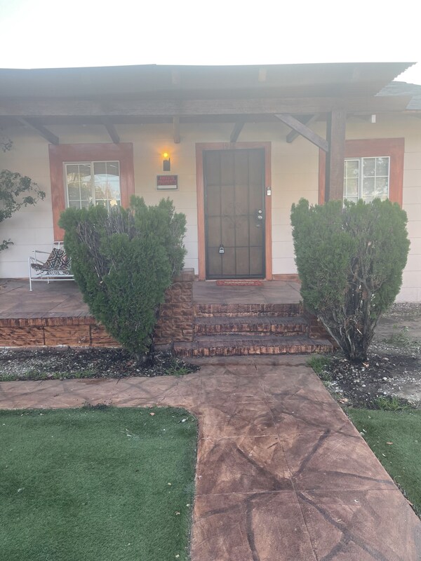 Cozy Santa Monica 2bd House With Drive Way. - Venice Beach