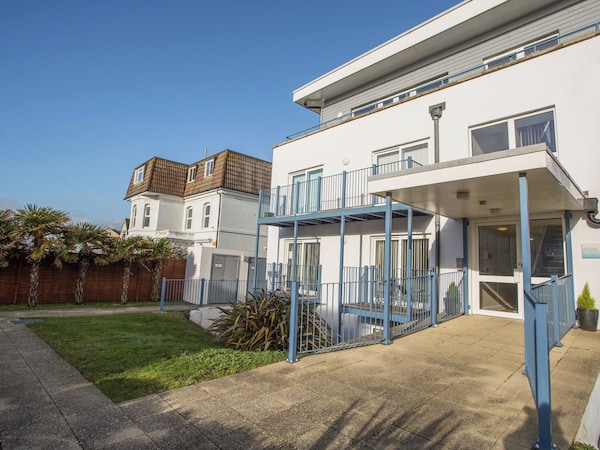 1 Blue Waters, Country Holiday Cottage, With A Garden In Southbourne - New Milton