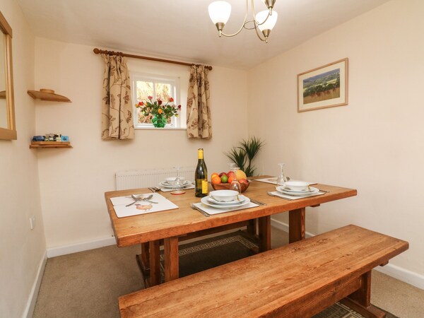 Hedgehog Cottage, Pet Friendly, With Open Fire In Wheddon Cross - Minehead