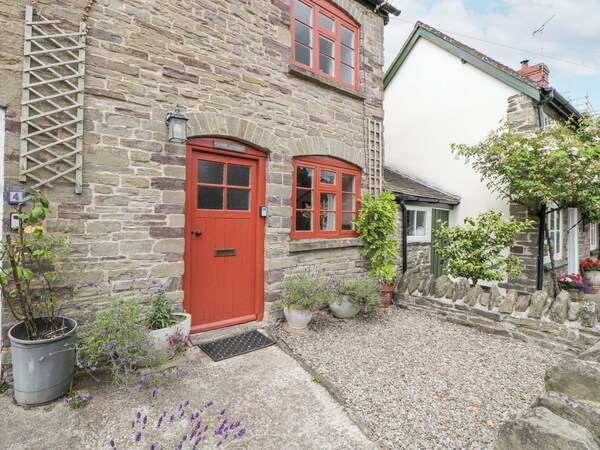 Stone Cottage, Pet Friendly, Character Holiday Cottage In Weobley - West Midlands
