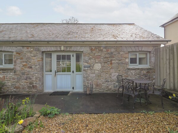 Dryslwyn Cottage, Pet Friendly, With A Garden In Llandeilo - Llandeilo