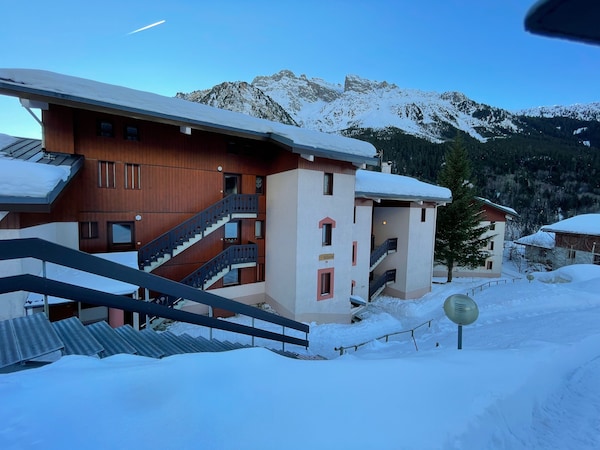 Appartement Cosy Type Chalet Avec Piscine Au Pied Des Pistes Et Vue Panoramique - Pralognan-la-Vanoise