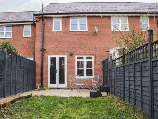 Pippin's Place, Pet Friendly, With A Garden In Shrewsbury - Shrewsbury