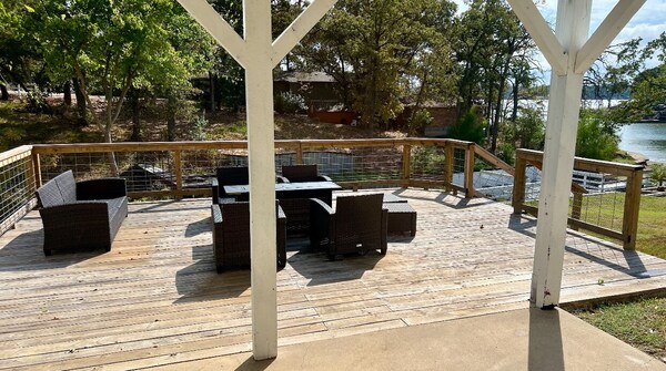 Lakeside Retreat - Large Spacious Home With Gameroom! - Tool, TX