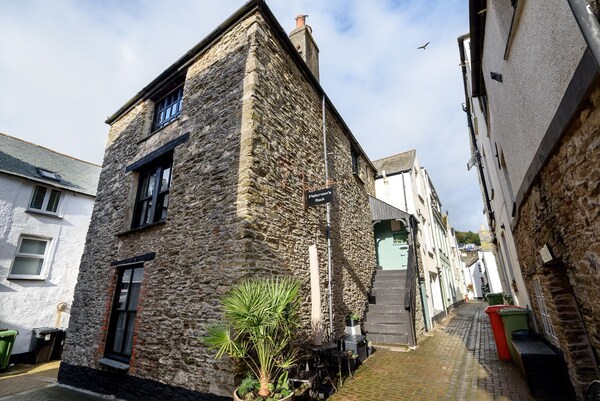 Historic Town House In The Heart Of Looe - Looe