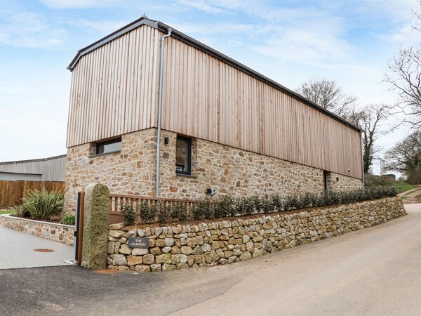 The Granary At Boskensoe Barns, Pet Friendly In Mawnan Smith - Falmouth