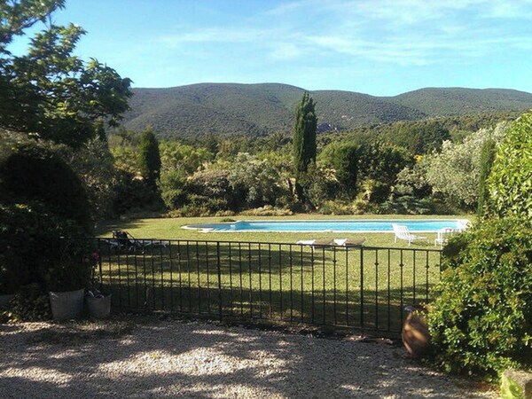 Homerez - Casa Met Zwembad In Cucuron - Cadenet