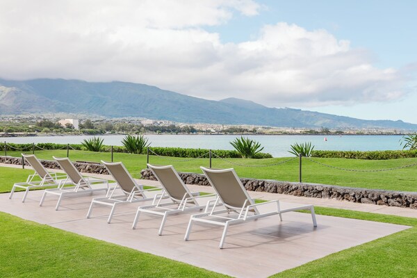 Seaside Gem! Harborfront Property, Outdoor Pool, Minutes To Paukukalo Beach! - Hawái