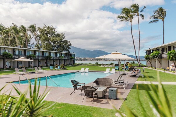 2 Family-friendly Accommodations, Outdoor Pool, Near Maui Tropical Plantation! - Kahului, HI