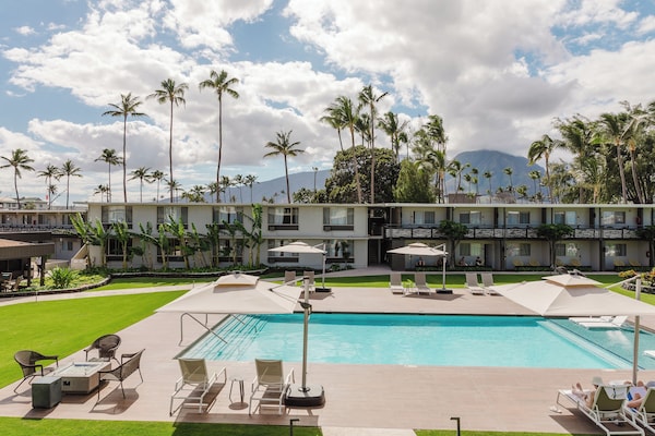 Prime Location! 3 Pet-friendly Units, Outdoor Pool, Near Iao Valley State Park! - Kahului, HI