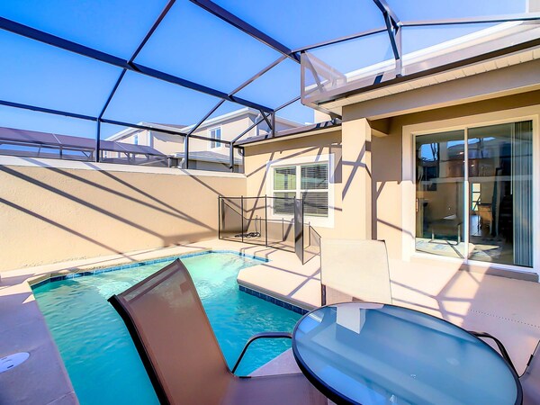 Charming Getaway/ Private Pool & Resort Access - Kissimmee