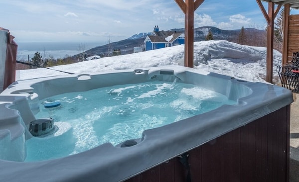 Le Montagnard Private Spa, Magnificent View Of The River - Baie-Saint-Paul
