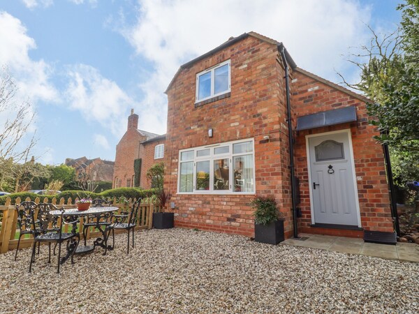 Holly Cottage, Family Friendly, With A Garden In Stratford-upon-avon - Stratford-upon-Avon