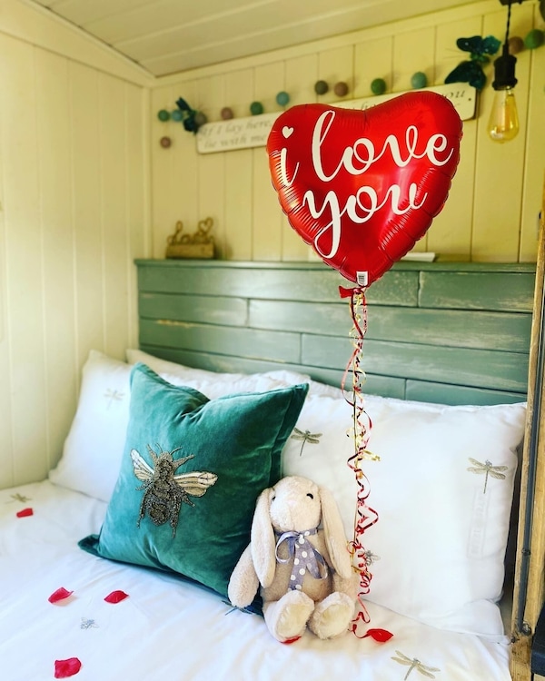 Romantic Shepherd Hut With Private Hot Tub Over Looking Breathtaking Views - Matlock