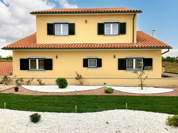 Homerez - Charming House In Cortiçada With Balcony And Mountain View - Penalva do Castelo