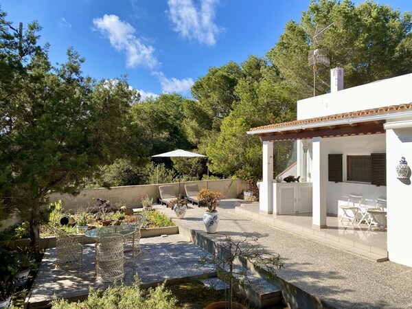 Vacation Home With Sea Views And Large Plot Directly On Playa Migjorn - Formentera