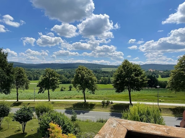 Komfortable Ferienwohnung Für Bis Zu 4 Personen (85 Qm) - Neualbenreuth