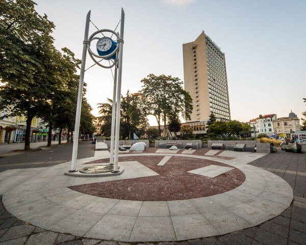 Large Flat Bulair - Top Center - In Front Of The Beach - Burgas