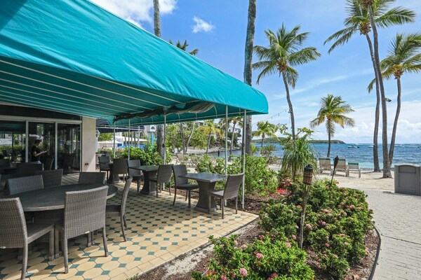 Family Luxury 3br - Steps To Beach, Pool, Restaurants! Close To Red Hook. - Saint Thomas