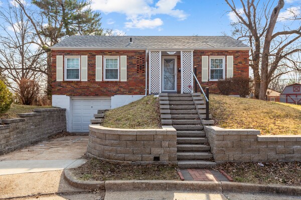 Luxury 2-bedroom Home- Near Delmar Loop/forest Park - Kirkwood, MO