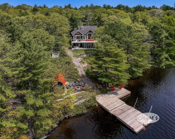 Beautiful 4 Bed 3 Bath Cottage On Loon Lake! Hot Tub! Sw Exposure! - Gravenhurst