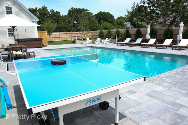 Royal Retreat: 935-c  Renovated Luxury Chatham Home With Pool & Hot Tub - Chatham, MA