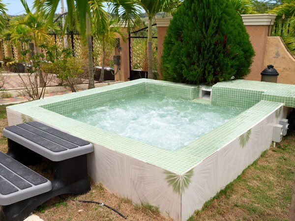 Entire Cozy Luxury Meadows With Free Wifi,parking&hottub - Montego Bay