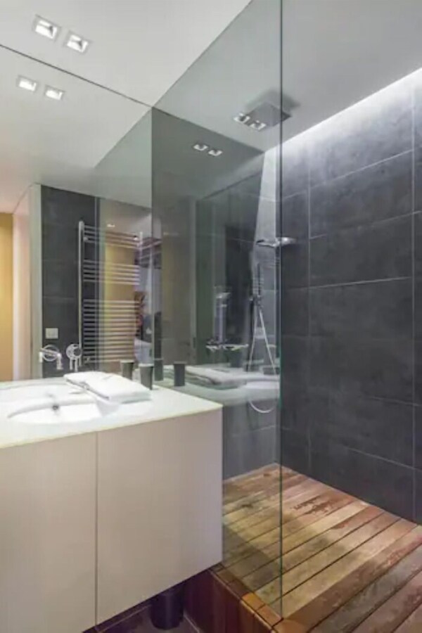 Montorgueil Charming Apartment - Paris