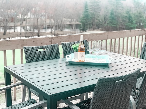 Golf Course Townhome With Deck, Bbq & Views  4br Mont Tremblant - Mont-Tremblant
