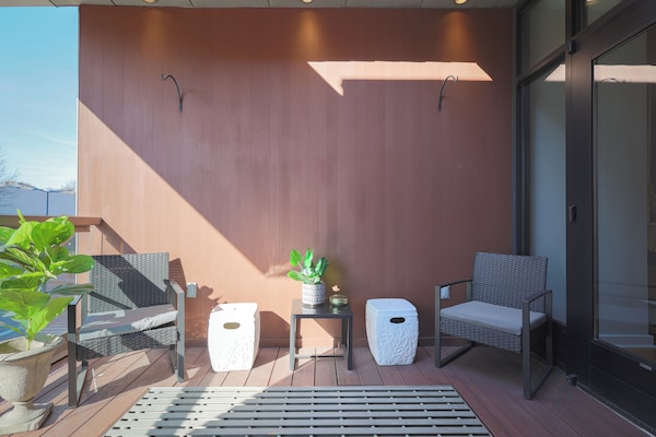 Friedman's Loft - The Ultimate Luxury Downtown Stay - Splash Pad, Knoxville
