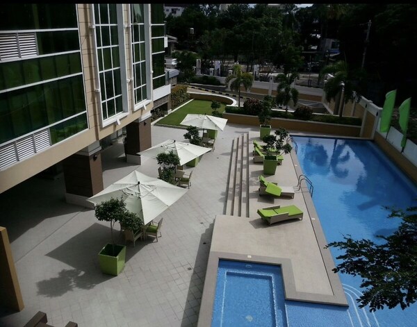 Fantastic Heart Of D City,h-end,affdble/spacious/nr Ayala Cntr F/furnsd-low Rate - フィリピン セブ