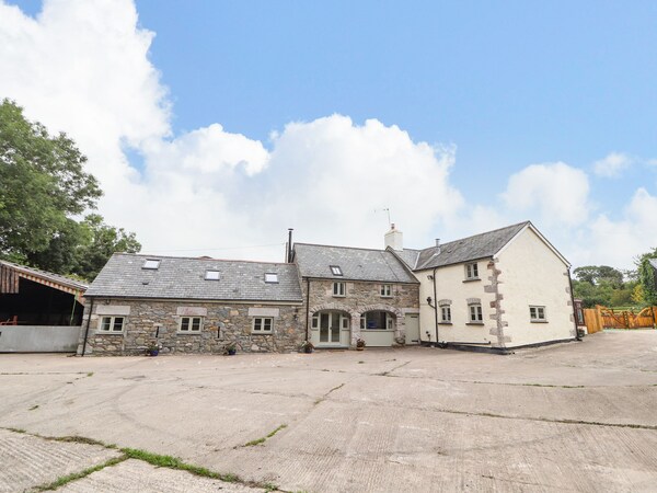 Nant Y Celyn, Family Friendly, With Hot Tub In Clawdd-newydd - Ruthin