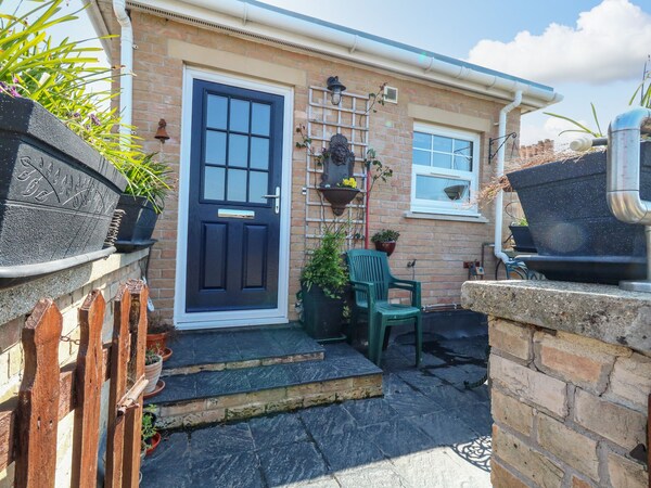 Beach Retreat, Country Holiday Cottage, With A Garden In Weymouth - Haven Littlesea Holiday Park